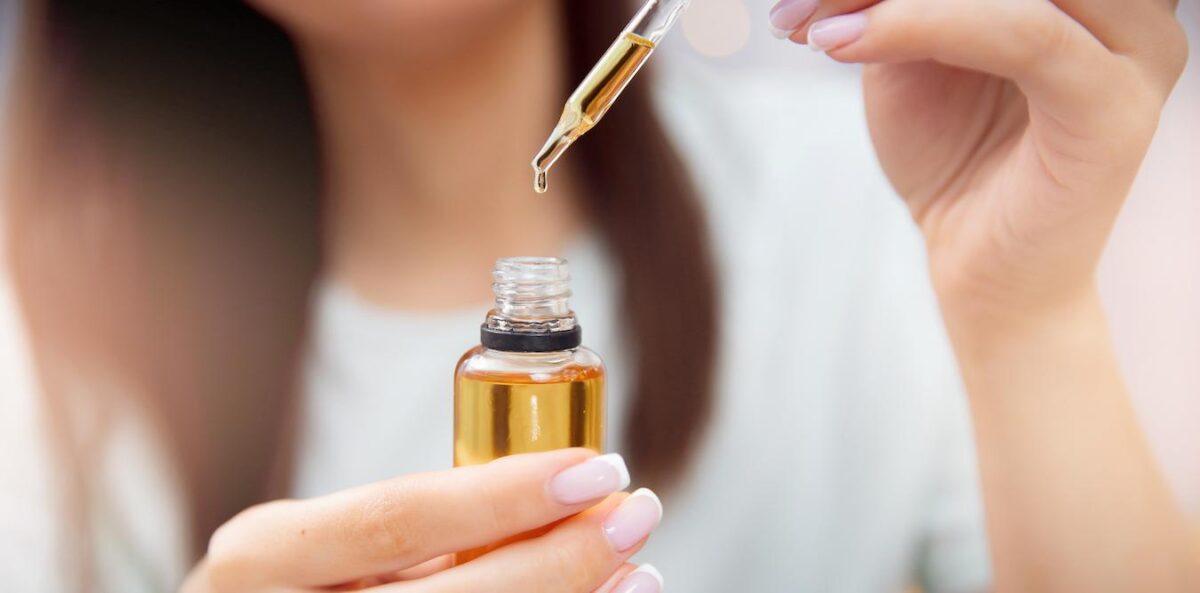 13 Best Anti-Aging Oils For Wrinkles According To Experts | Viviane ...