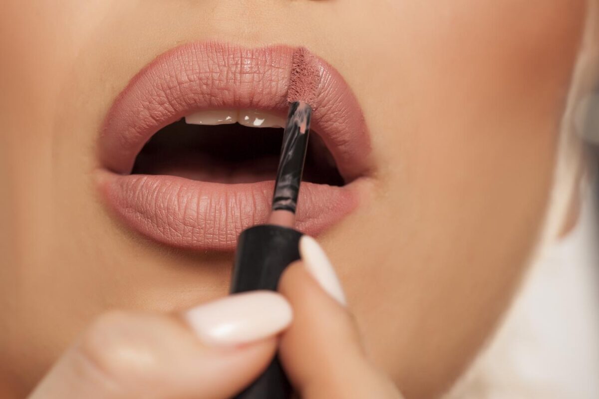 How To Remove Matte Liquid Lipstick Viviane Woodard Skincare